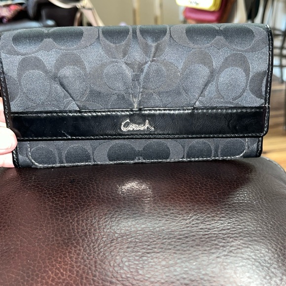Coach | Bags | Euc Authentic Coach Signature Tri Fold Wallet | Poshmark